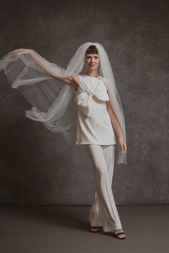 Long veil made of illusion tulle, provides volume and a more modern and ...